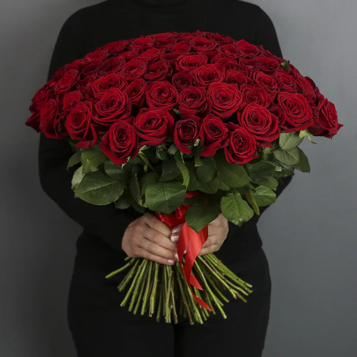 Premium Red Naomi Roses – Luxury 100 Red Rose Bouquet with London ...